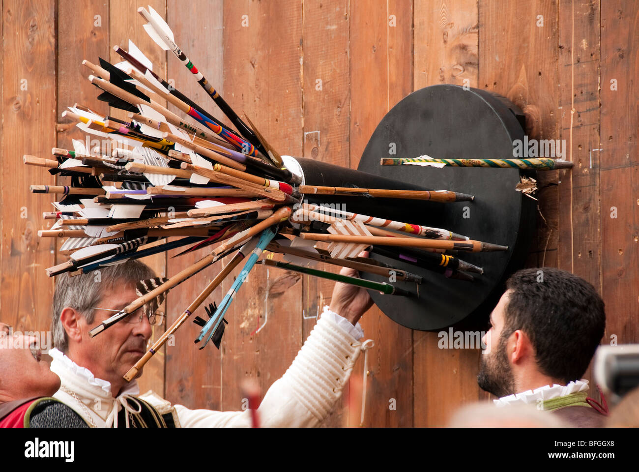 Crossbow italy hi-res stock photography and images - Alamy