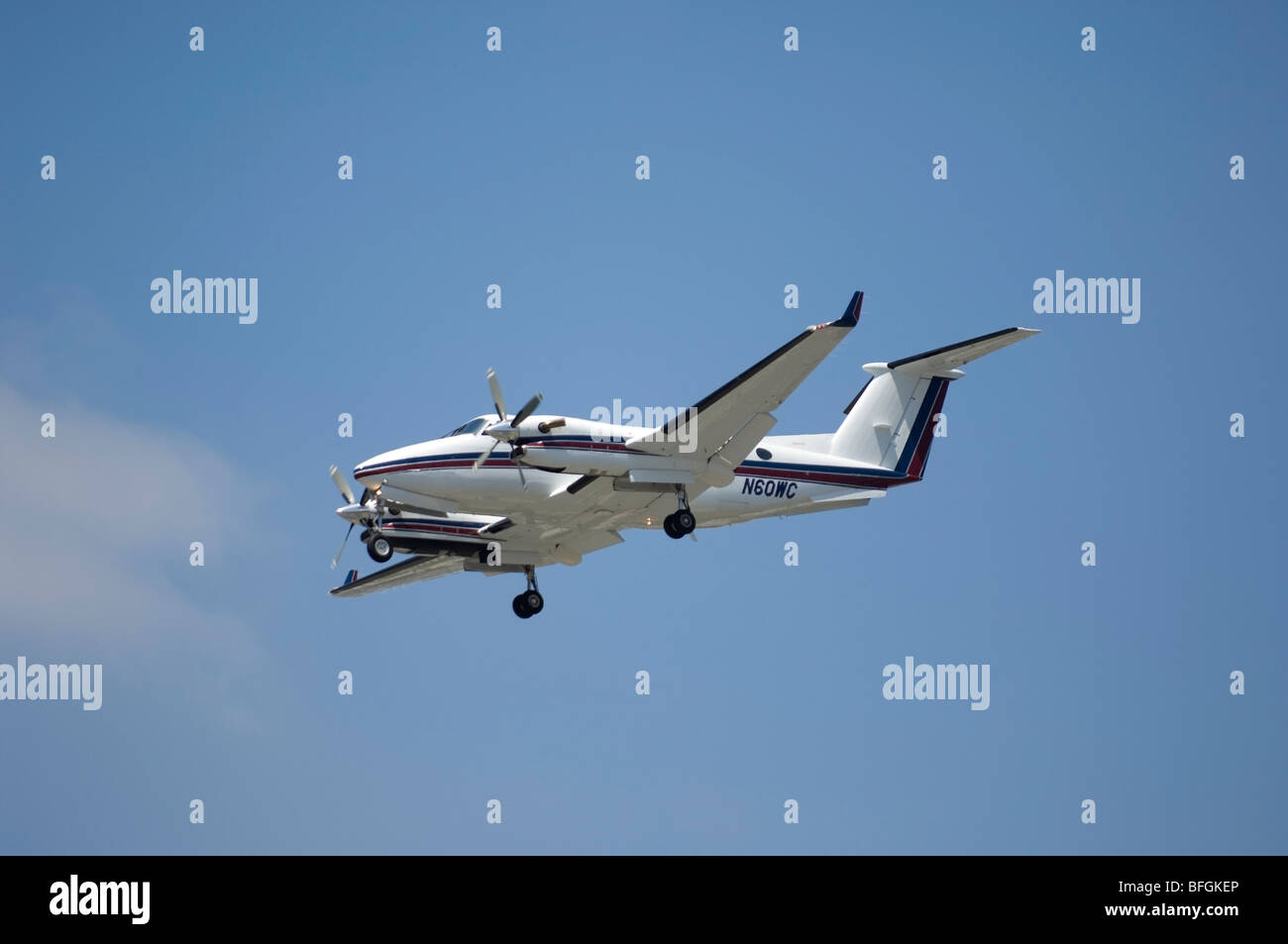 Twin turboprop engines hi-res stock photography and images - Alamy