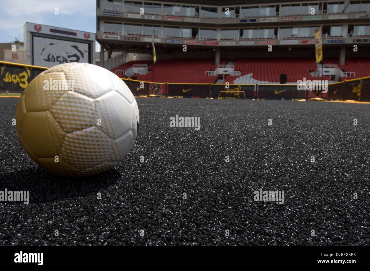 Five ball hi-res stock photography and images - Alamy