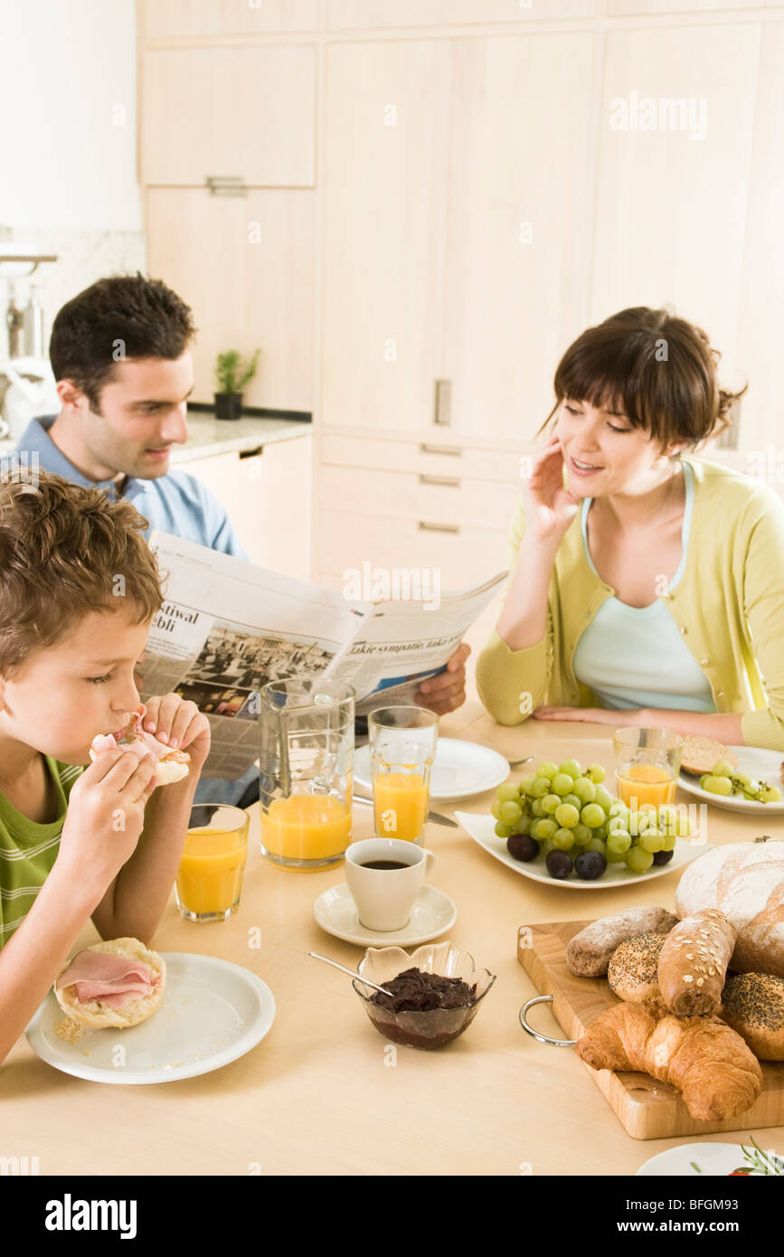 family eating breakfast Stock Photo - Alamy