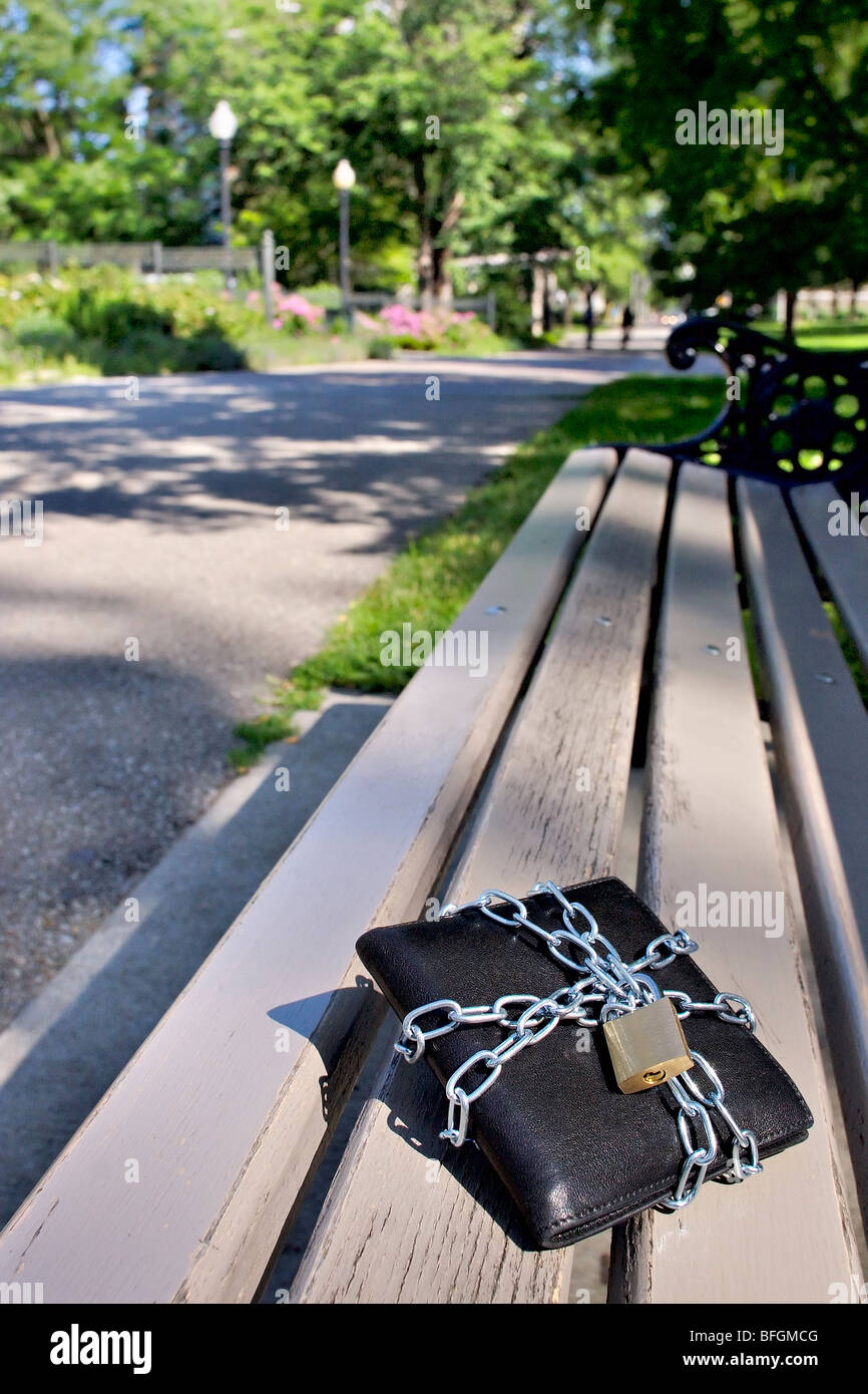 Wrapped in chains hi-res stock photography and images - Alamy