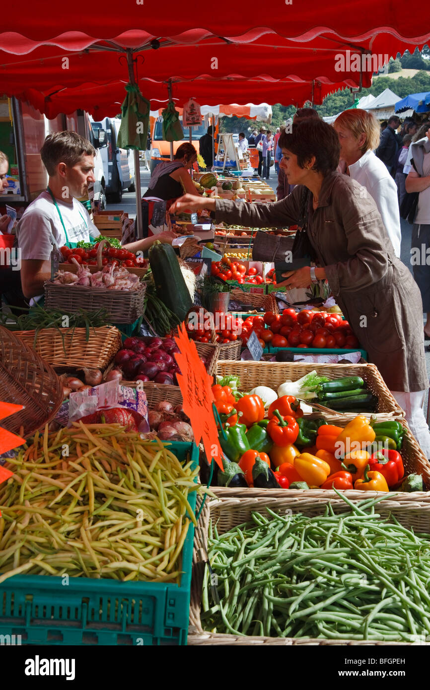 Market day, Treguier, Côte d’Armor, Brittany, France Stock Photo - Alamy