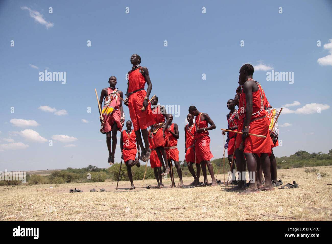 Masai dance kenya hi-res stock photography and images - Alamy