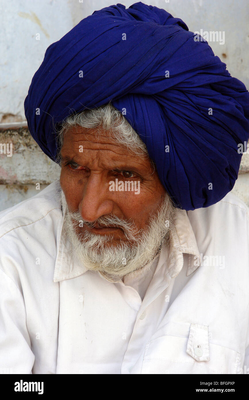 Portrait of a turbaned, senior man from Rajasthan, India Stock Photo ...