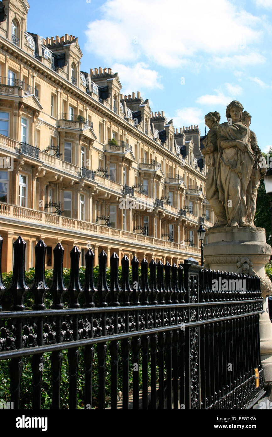 Cambridge gate hi-res stock photography and images - Alamy