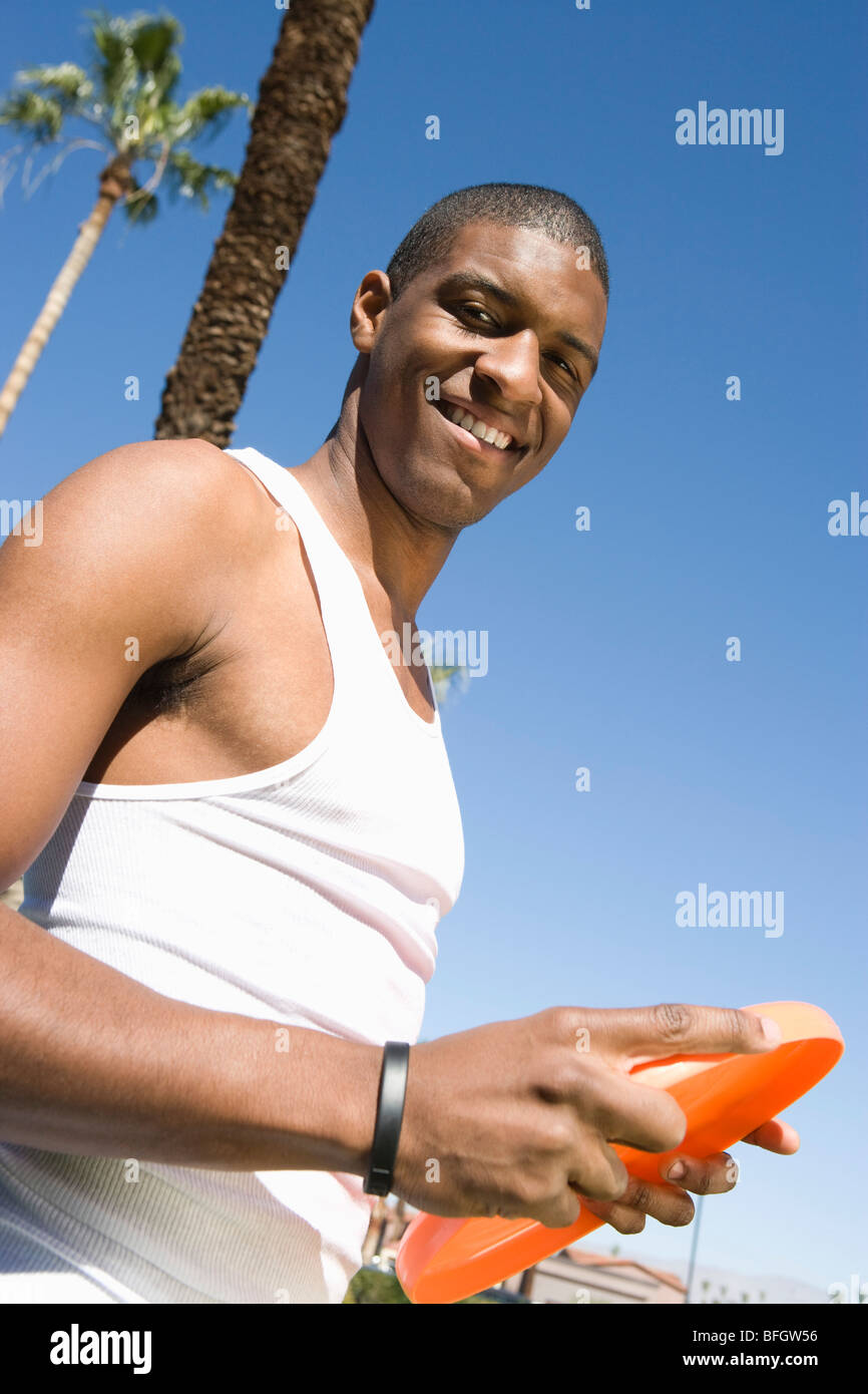 Holding frisbee hi-res stock photography and images - Alamy