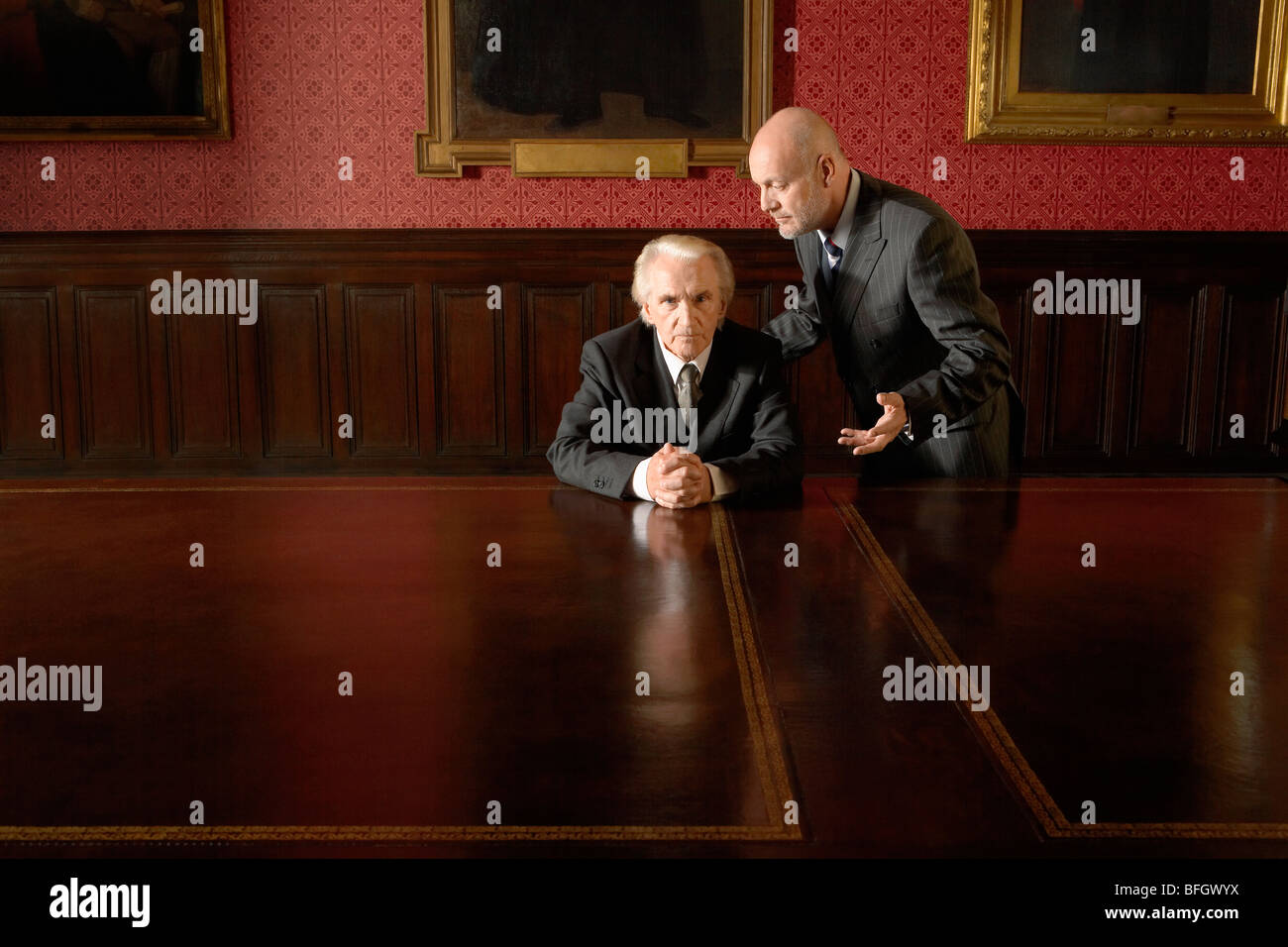 Two men talking with one another hi-res stock photography and images ...