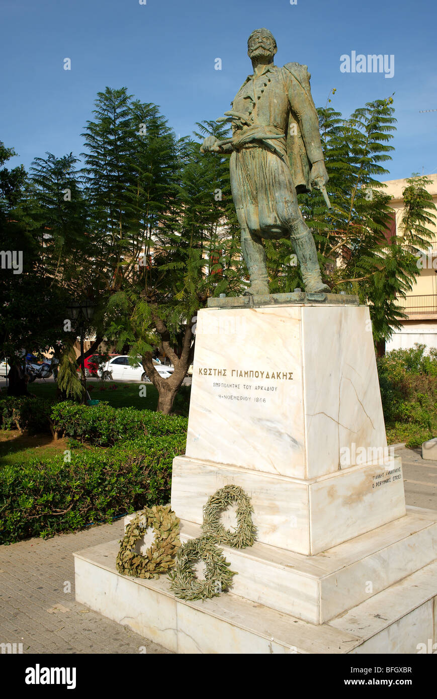 Cretan man hi-res stock photography and images - Alamy