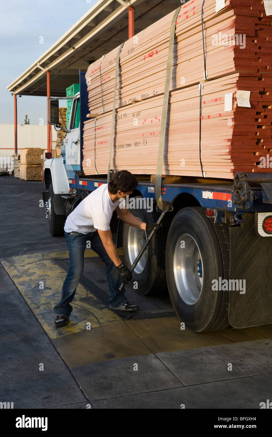 Truck loaded full of timber hi-res stock photography and images - Alamy