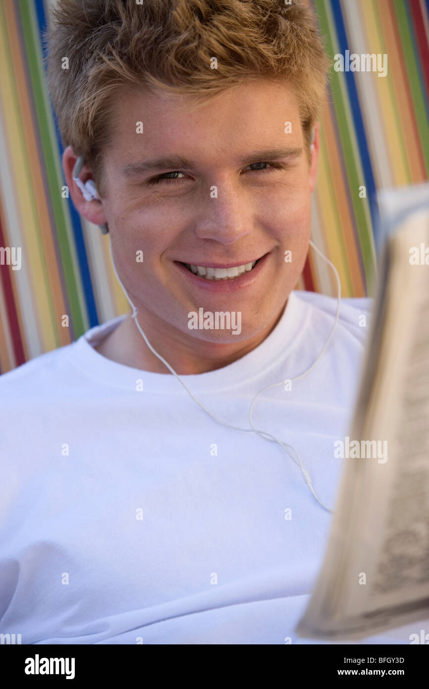 Man Wearing Earbuds Stock Photo - Alamy