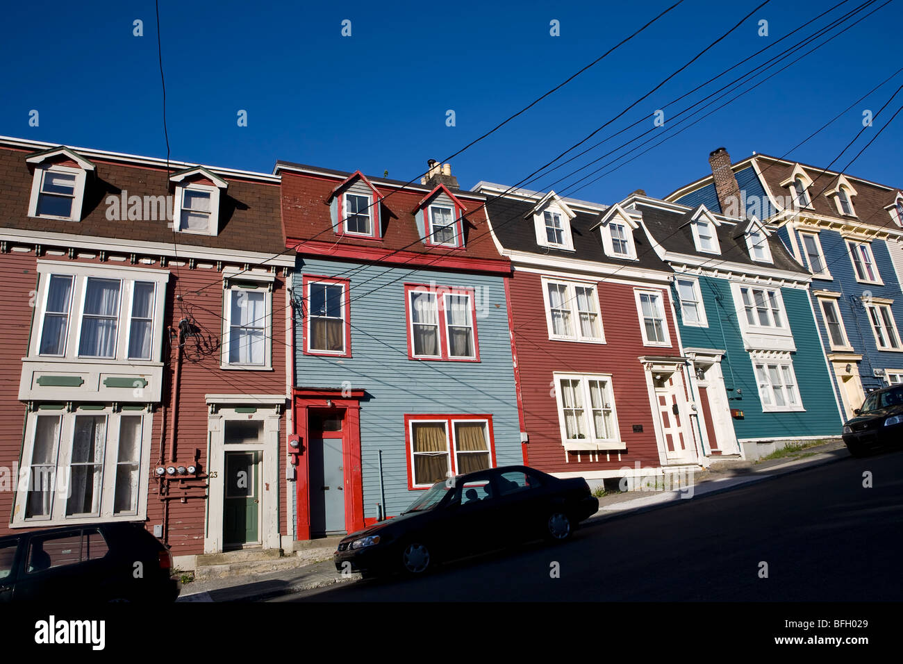 Newfoundland homes houses colorful hi-res stock photography and images ...