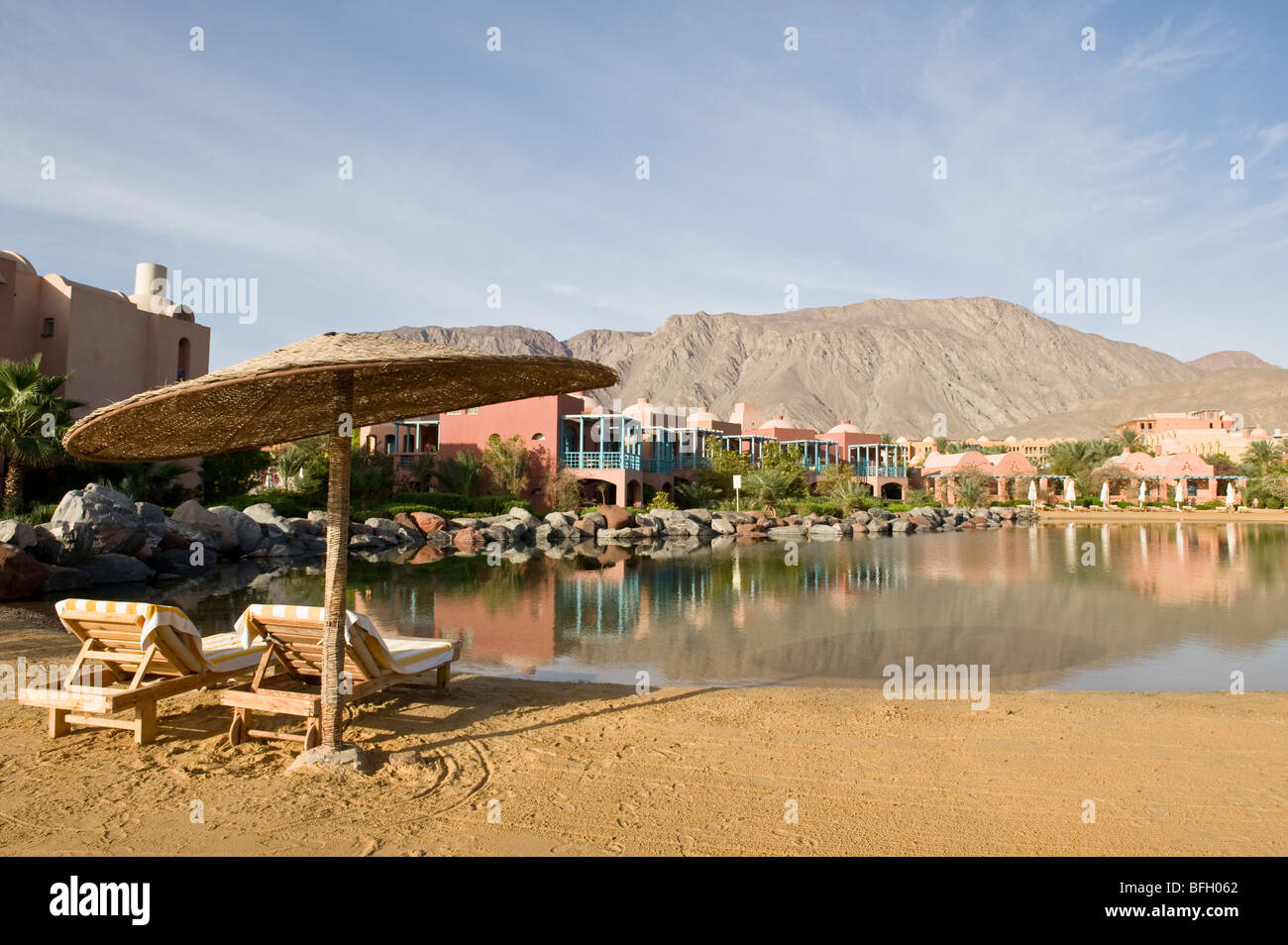 Taba resort Egypt, Pool and hotel complex Stock Photo - Alamy