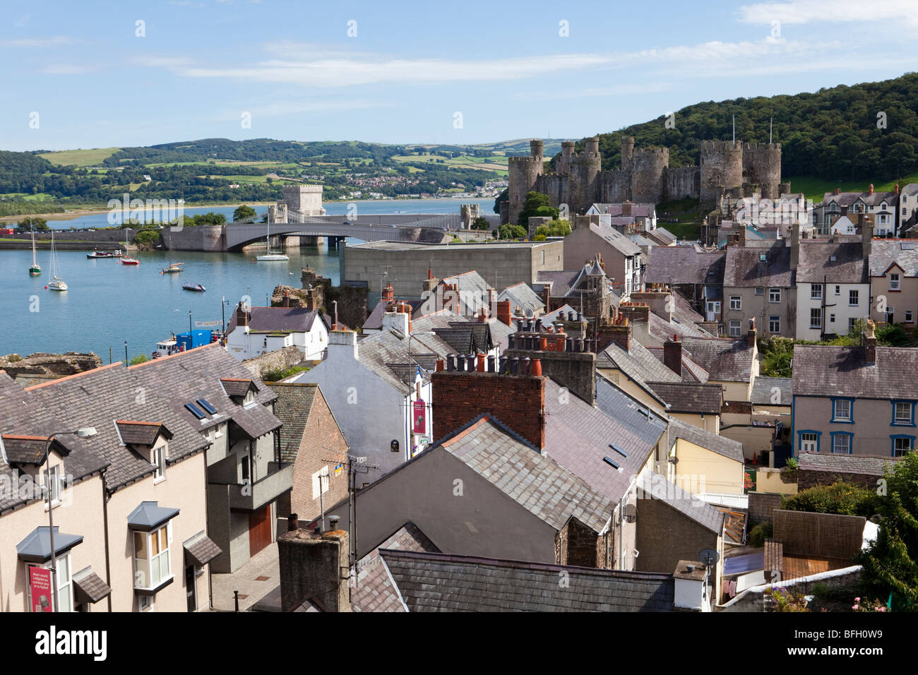 Welsh medieval castles coast coastal uk hi-res stock photography and ...