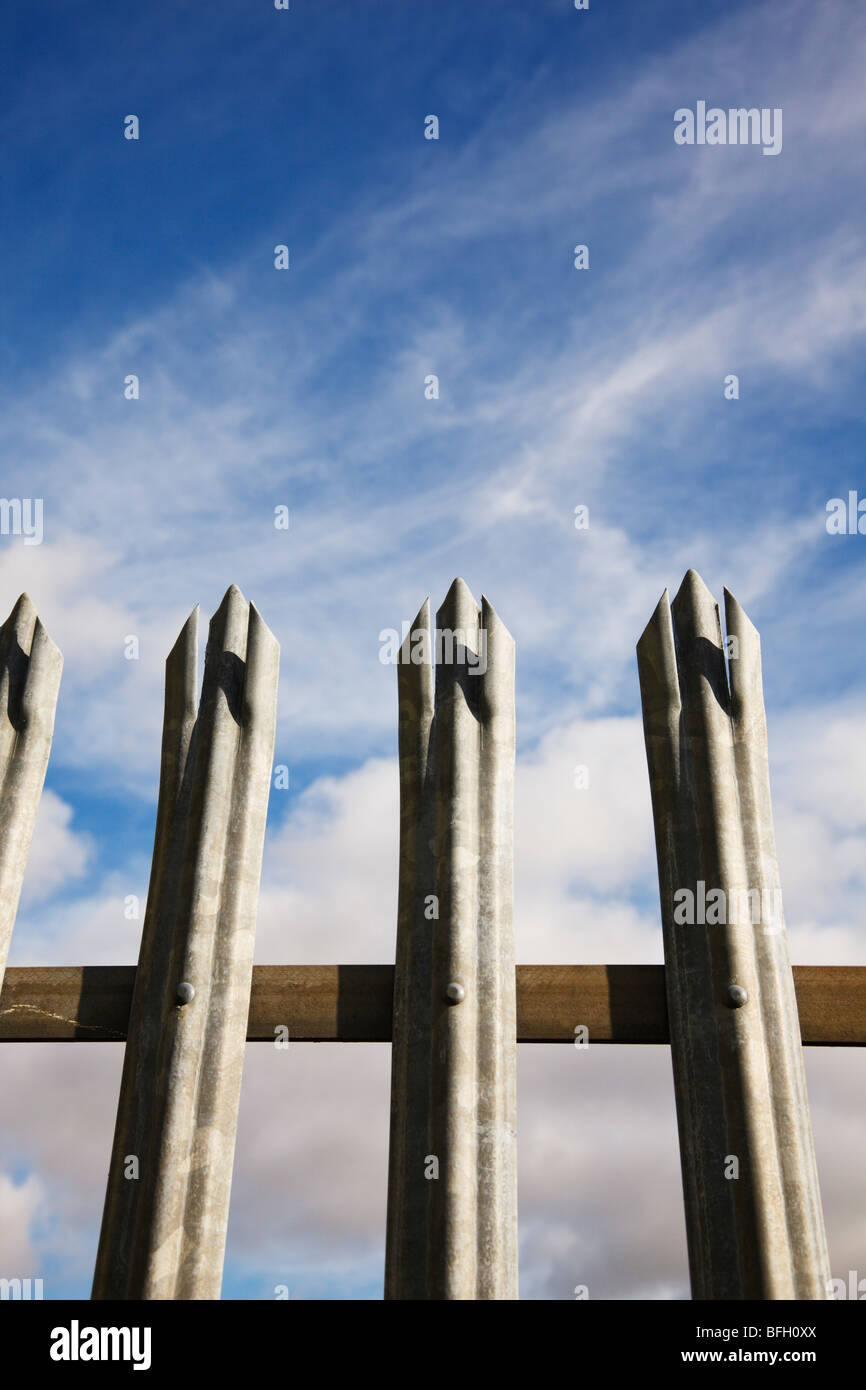 Sharp security fence hi-res stock photography and images - Alamy