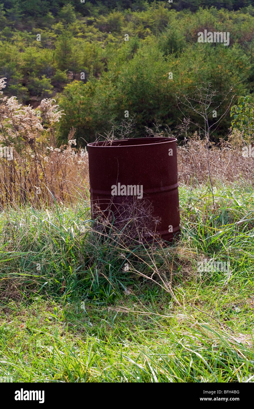 Disposal container rusty hi-res stock photography and images - Alamy