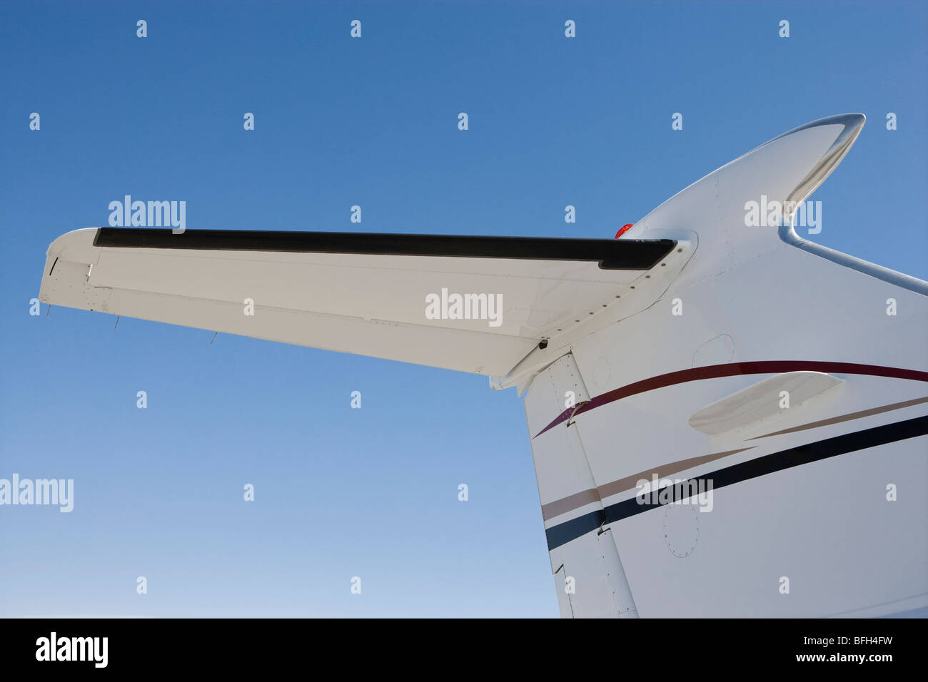 Part airplane wing hi-res stock photography and images - Alamy