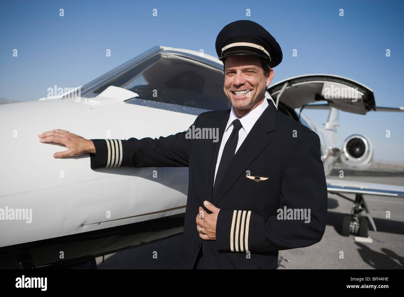 Airplane pilot hi-res stock photography and images - Alamy