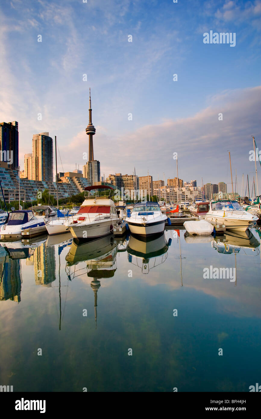 View of Toronto Skyline from harbourfront Marina, Toronto, Ontario ...
