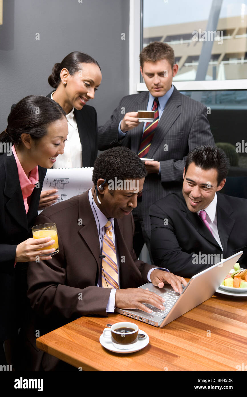 Group of africans in office hi-res stock photography and images - Alamy