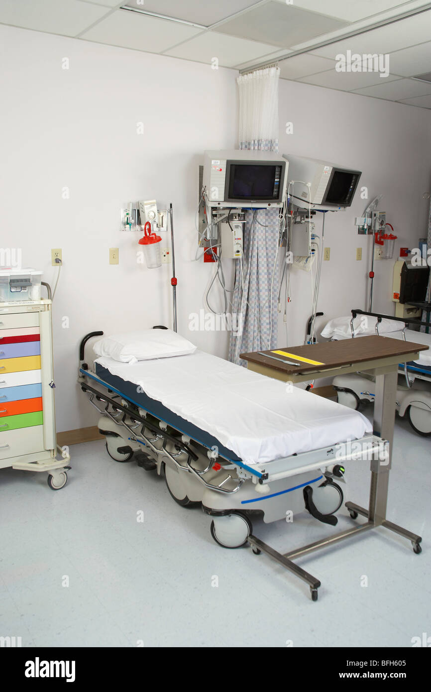Empty hospital room Stock Photo - Alamy
