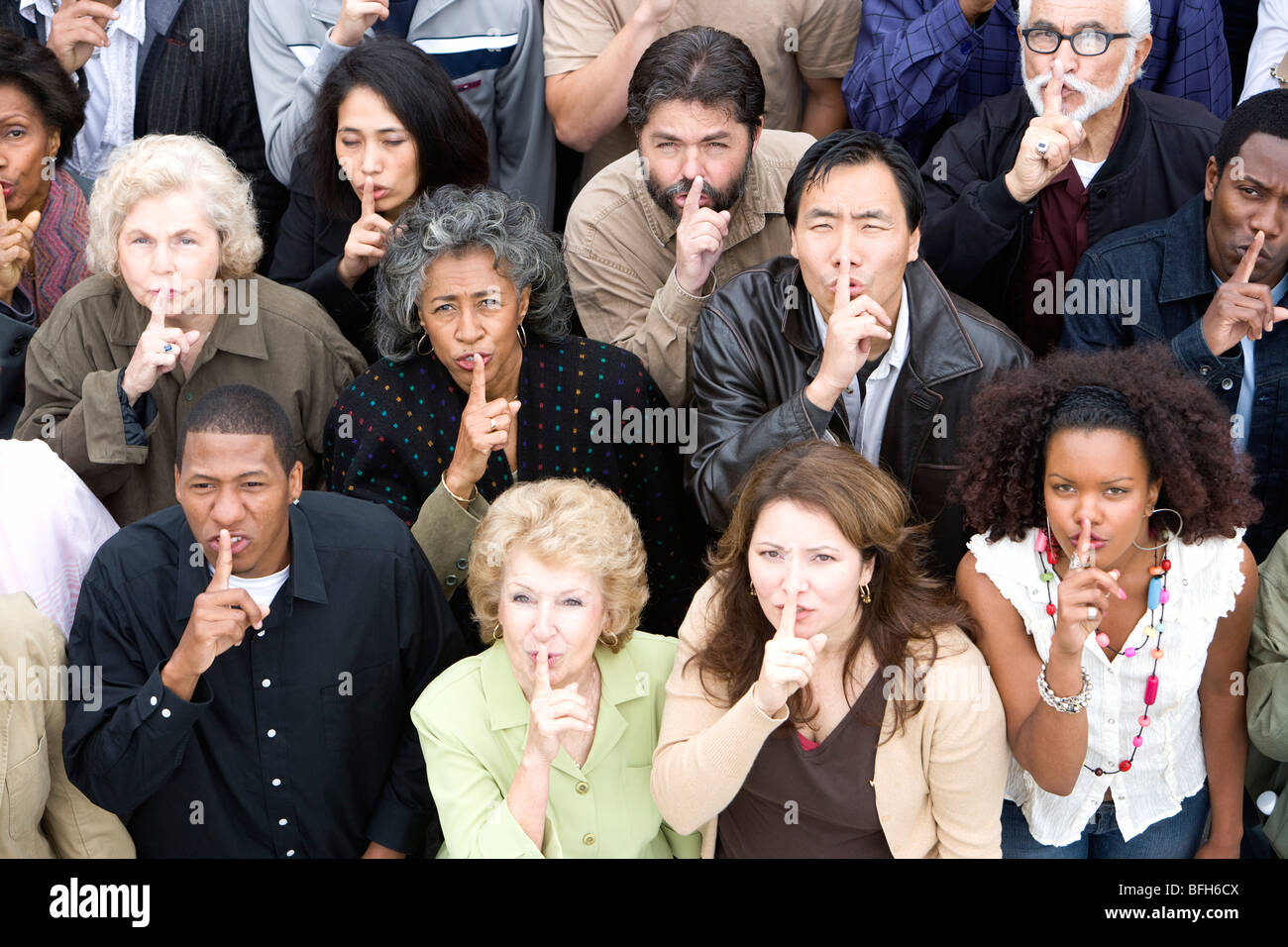 Large peaceful crowd hi-res stock photography and images - Alamy
