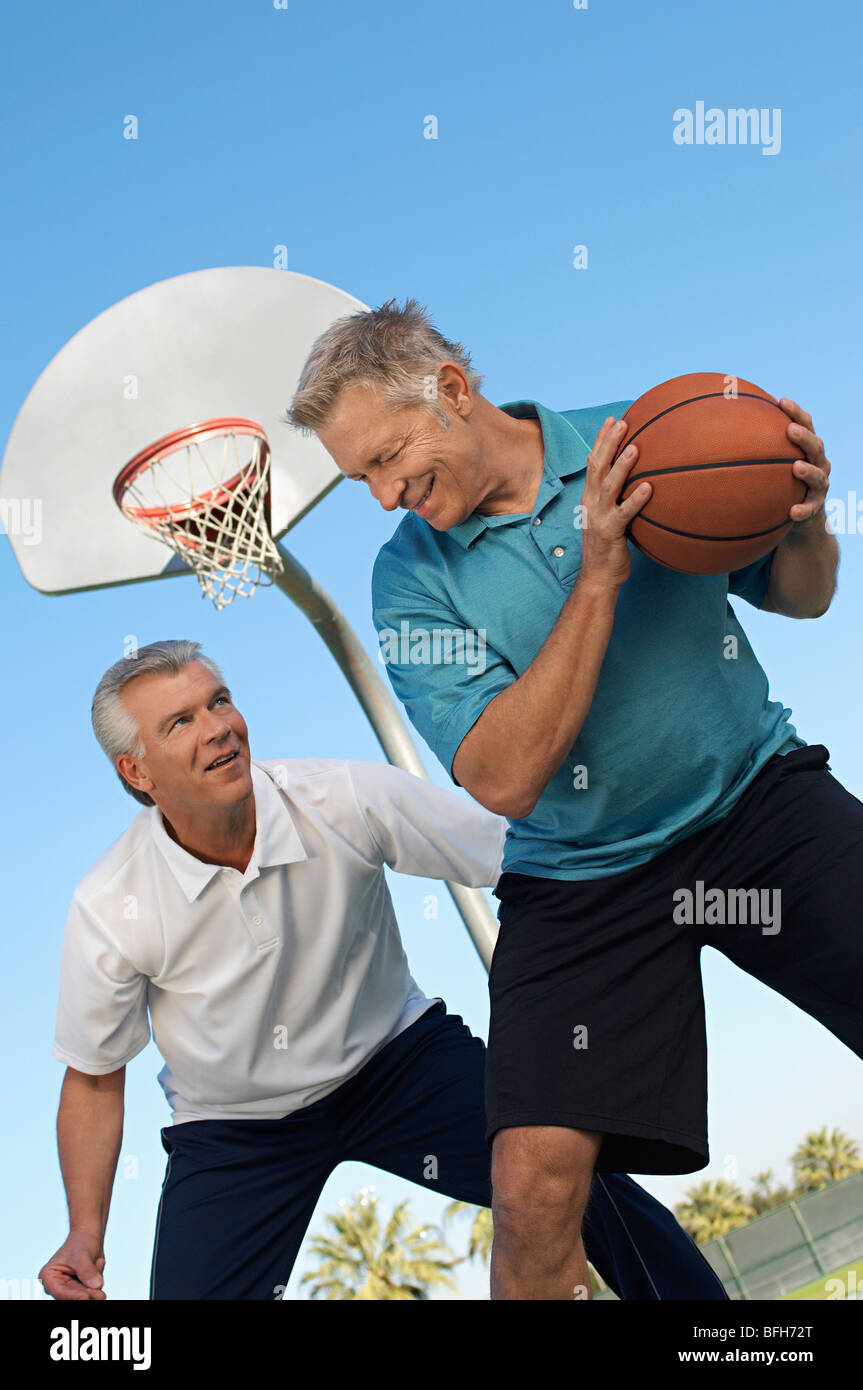 Seniors sport basketball hi-res stock photography and images - Alamy