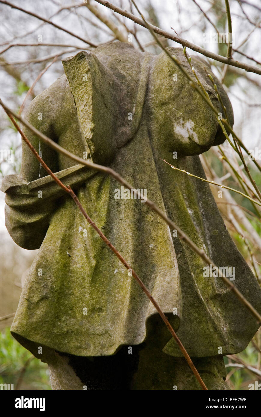 Gravestones broken cemetery hi-res stock photography and images - Alamy