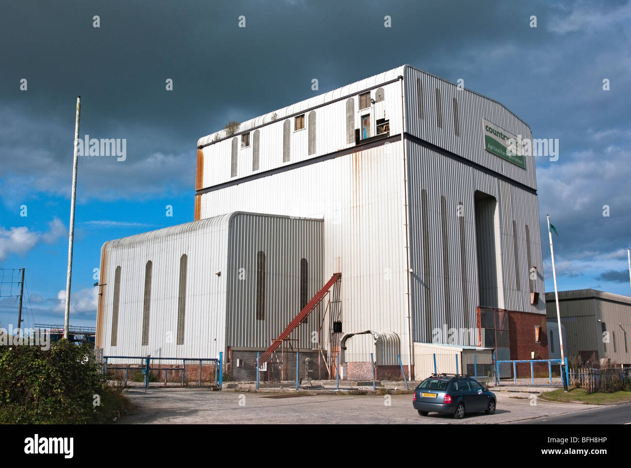 Old grain stores in Melksham UK Stock Photo - Alamy