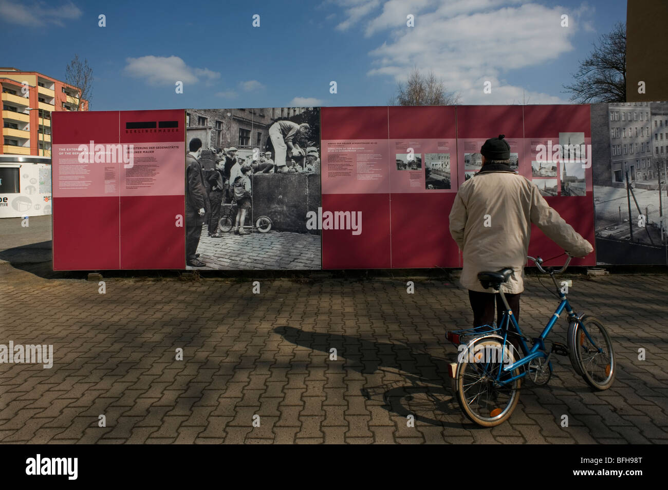Berlin 1990 DDR Check Point Charlie Berlin wall 2009 1989 Germany ...