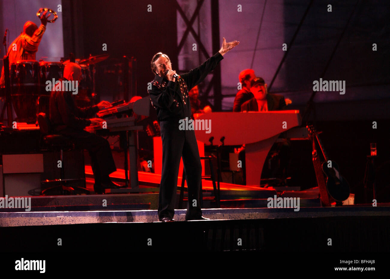 Neil Diamond in concert Stock Photo - Alamy