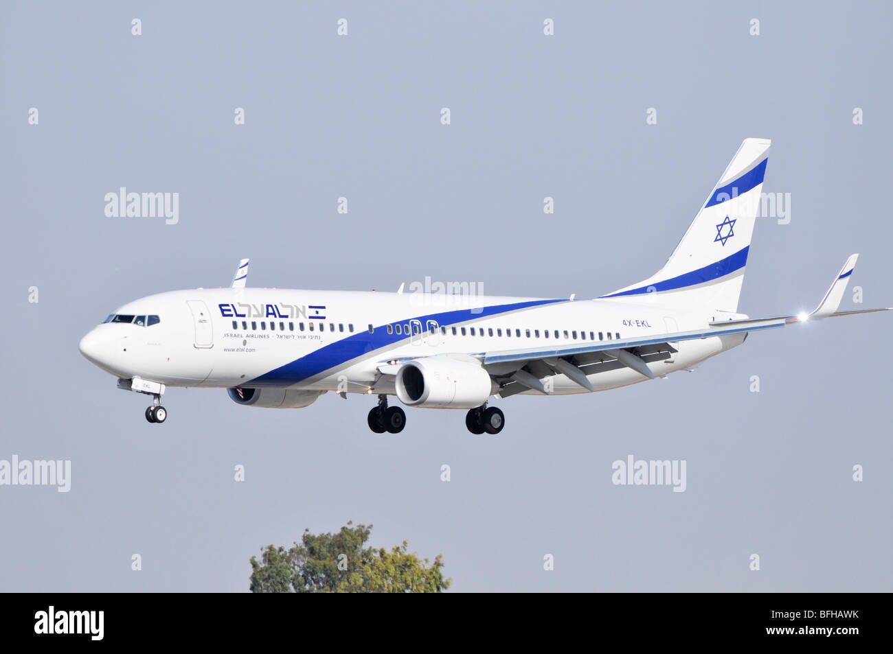 El al boeing 737 landing hi-res stock photography and images - Alamy