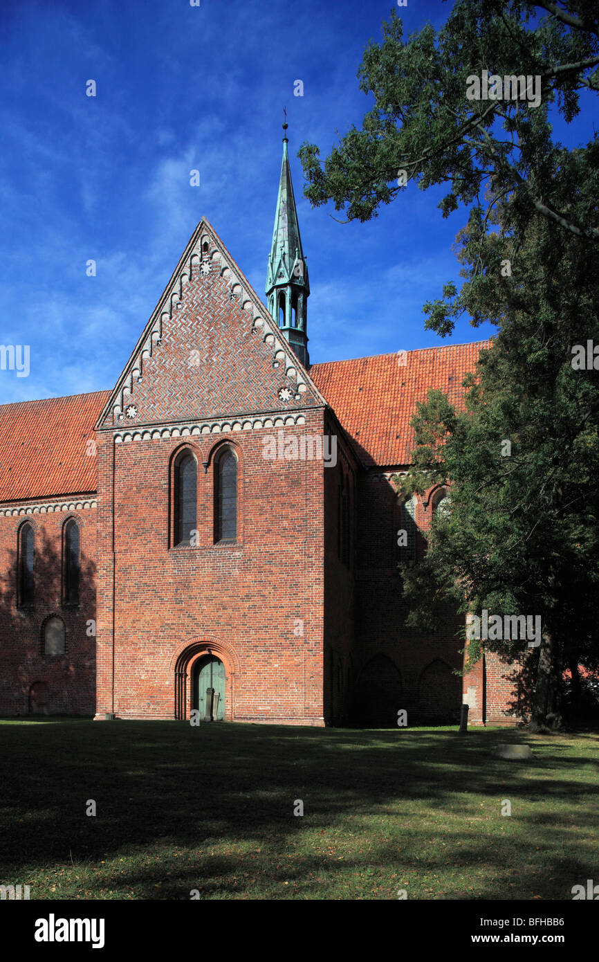 Spaetromanische Klosterkirche St. Maria im Sonnenkamp, Neukloster ...