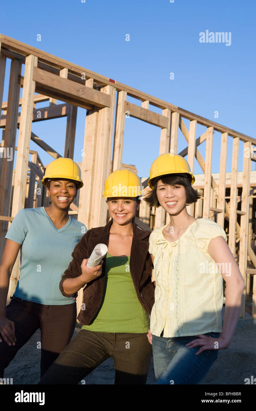 Women in construction hi-res stock photography and images - Alamy