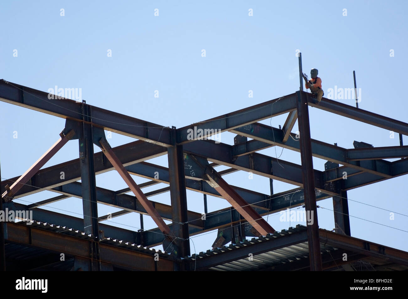 Welding steel framework building hi-res stock photography and images ...