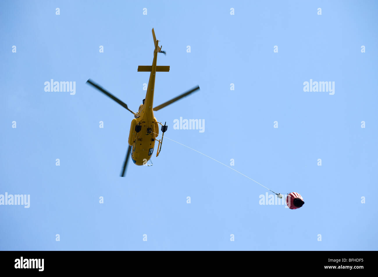 Helicopter drop hi-res stock photography and images - Alamy