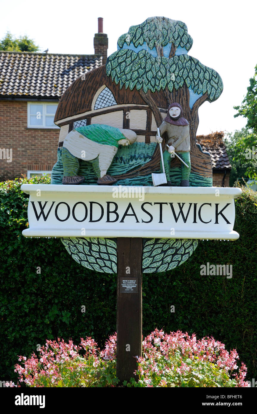 Village entry sign hi-res stock photography and images - Alamy