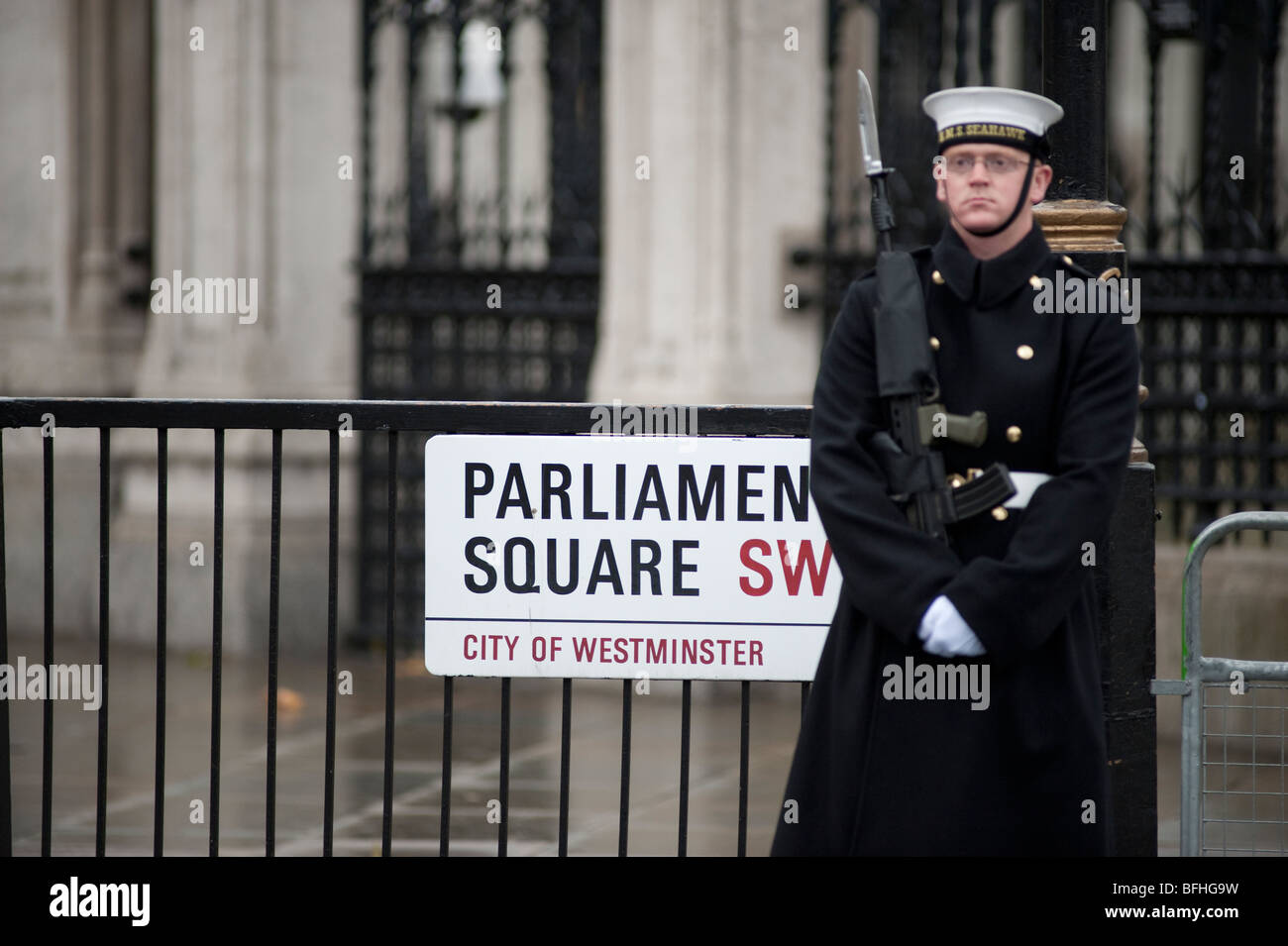 Parliament guard london hi-res stock photography and images - Alamy