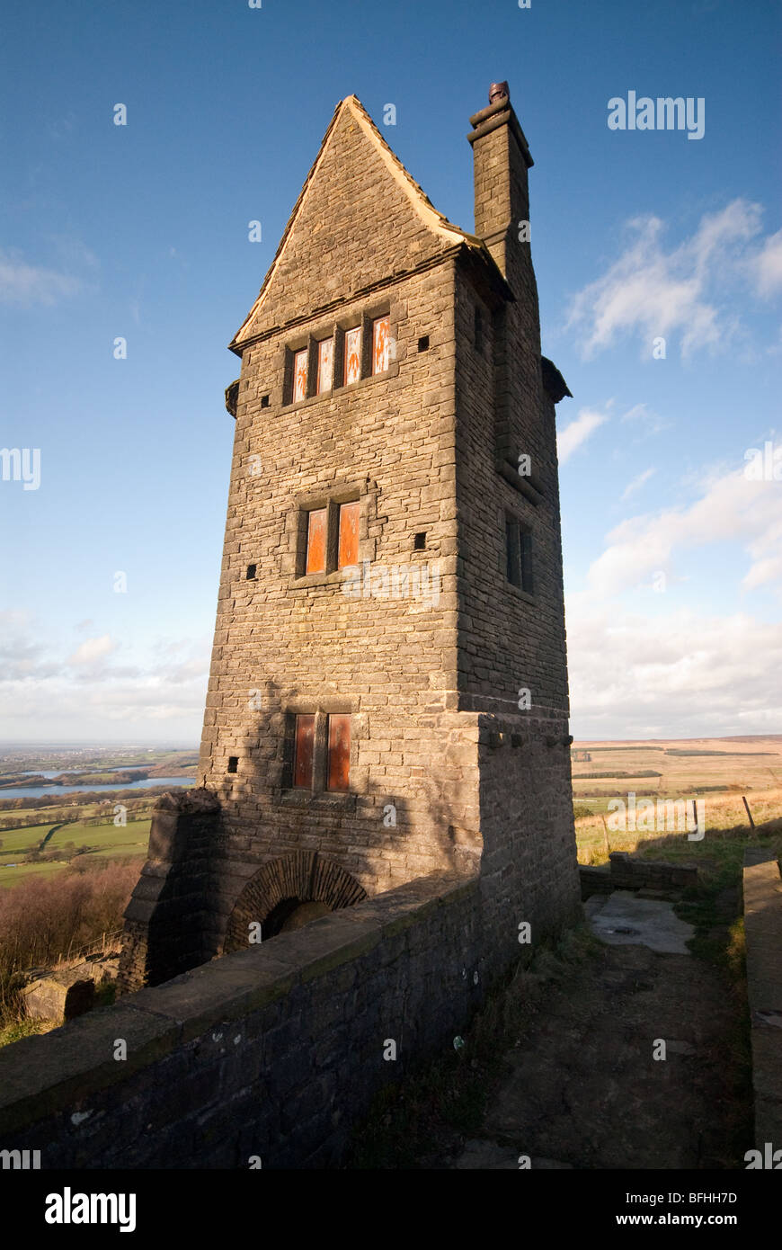 Rivington pike pigeon tower hi-res stock photography and images - Alamy