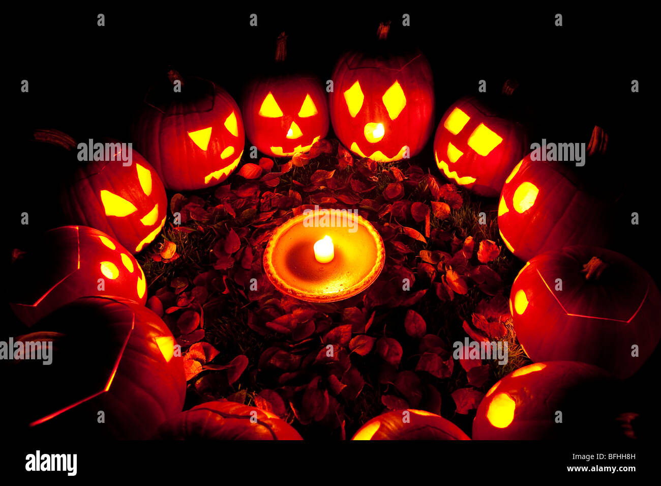 Seance candles hi-res stock photography and images - Alamy