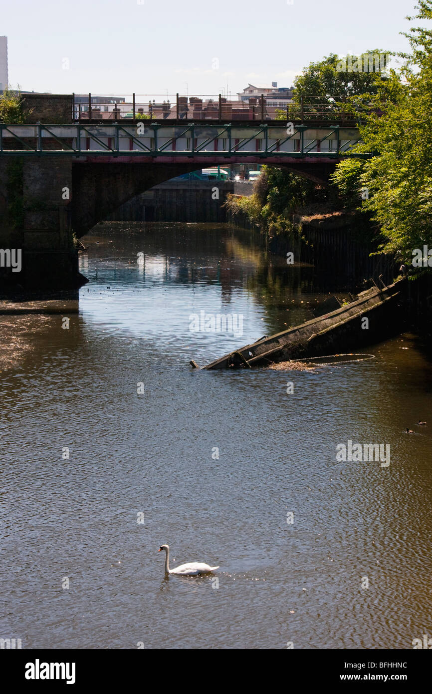 Wandle river bridge hi-res stock photography and images - Alamy