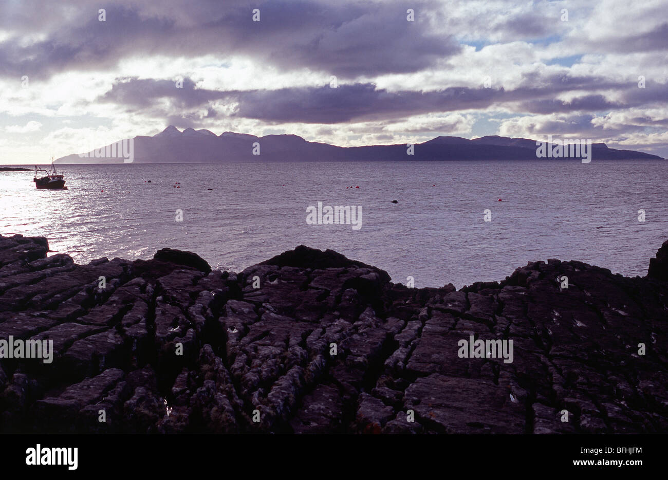 Isle rhum scotland uk hi-res stock photography and images - Alamy
