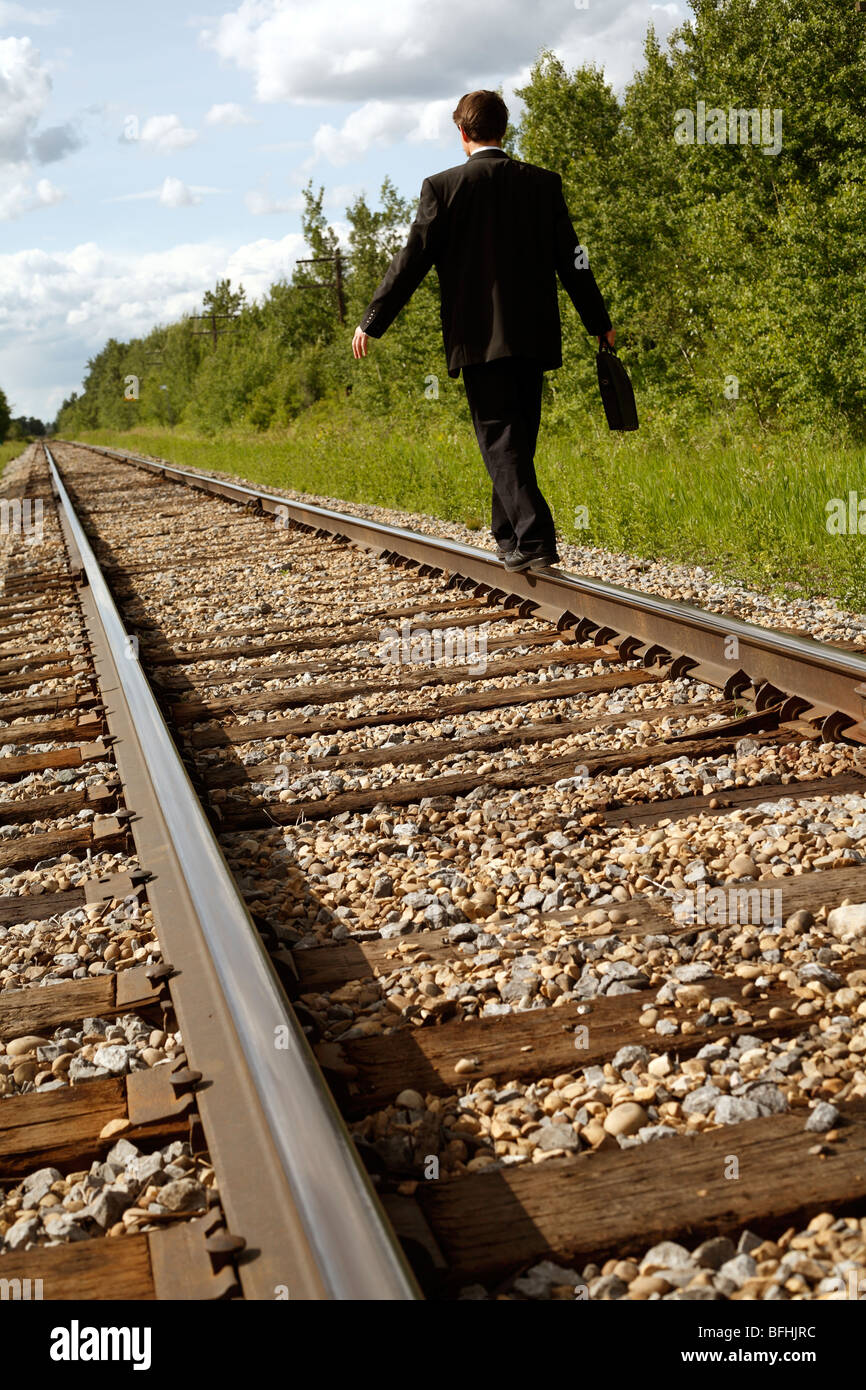Men walkiing hi-res stock photography and images - Alamy