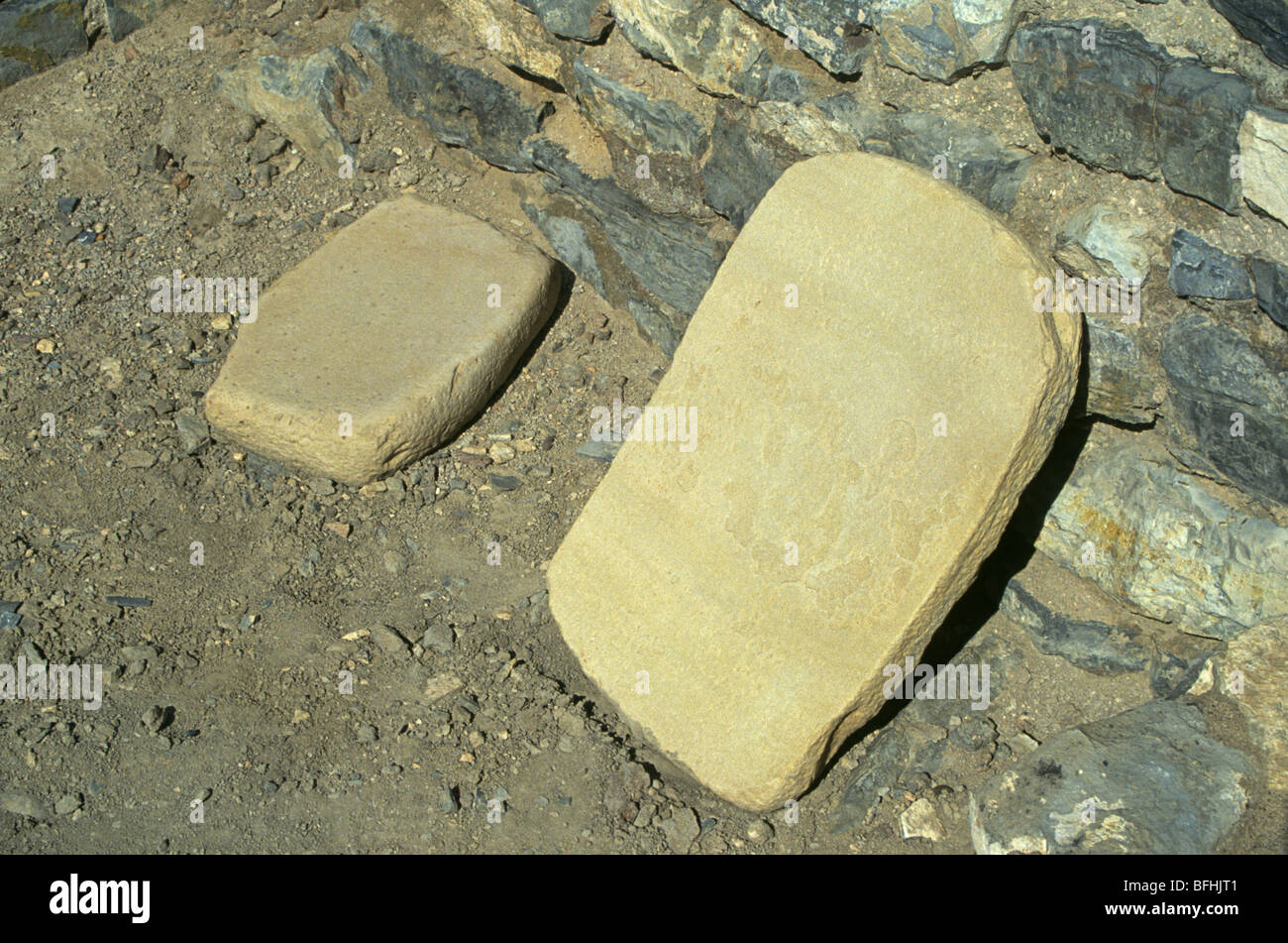 Indians grinding corn hi-res stock photography and images - Alamy