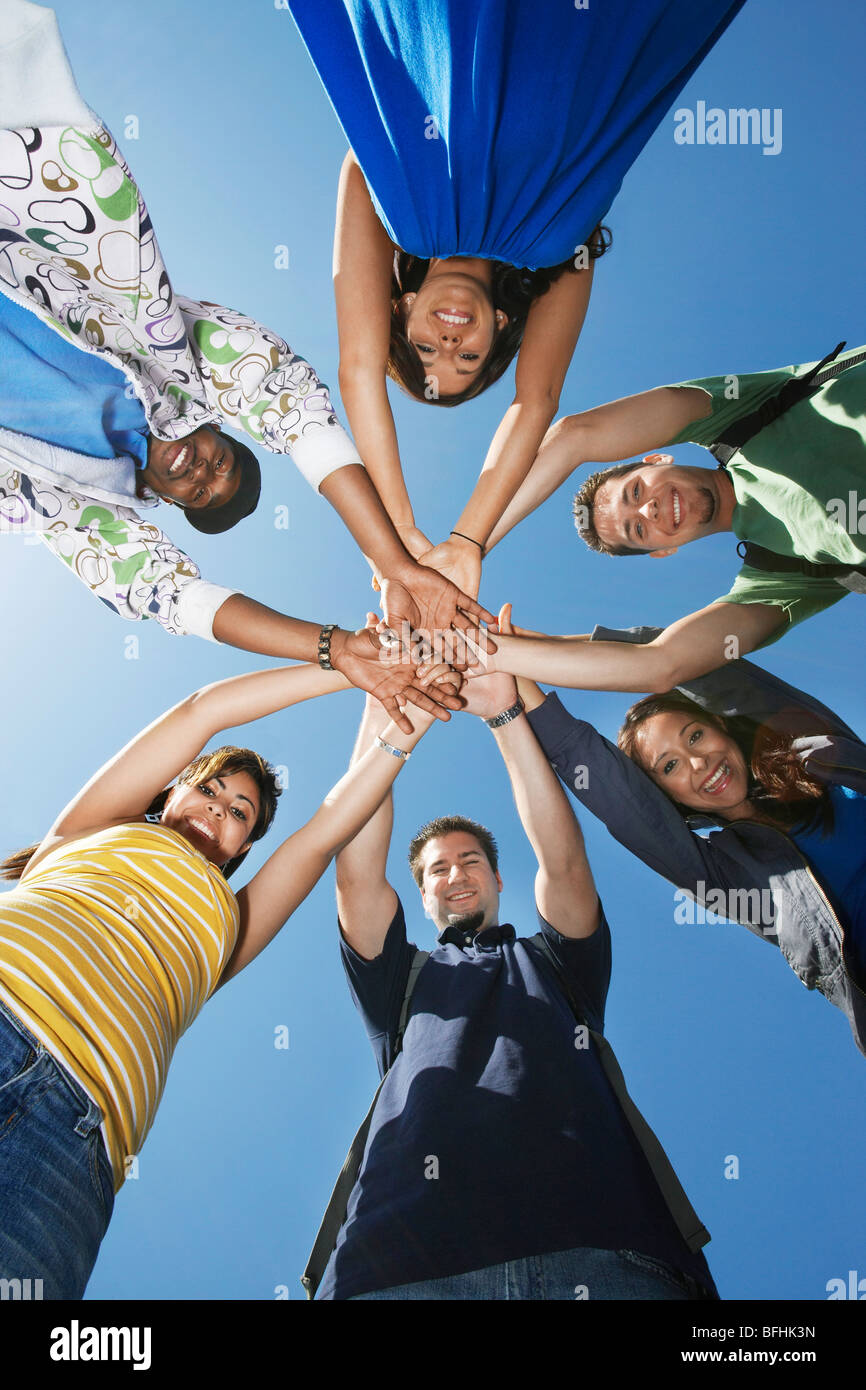 Small group college students hi-res stock photography and images - Alamy