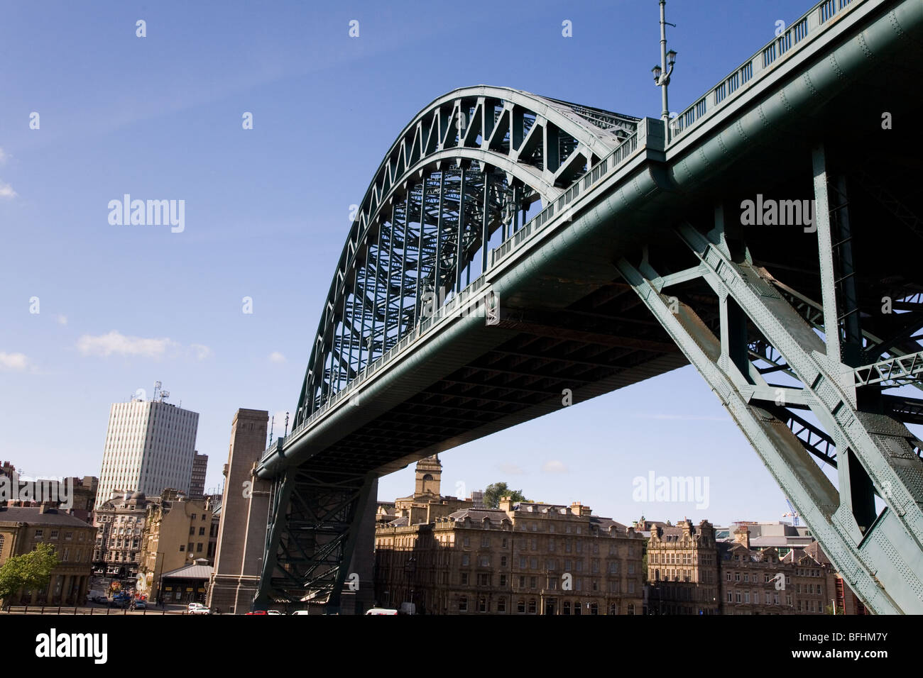 The Tyne Bridge spans the River Tyne between Newcastle and Gateshead ...