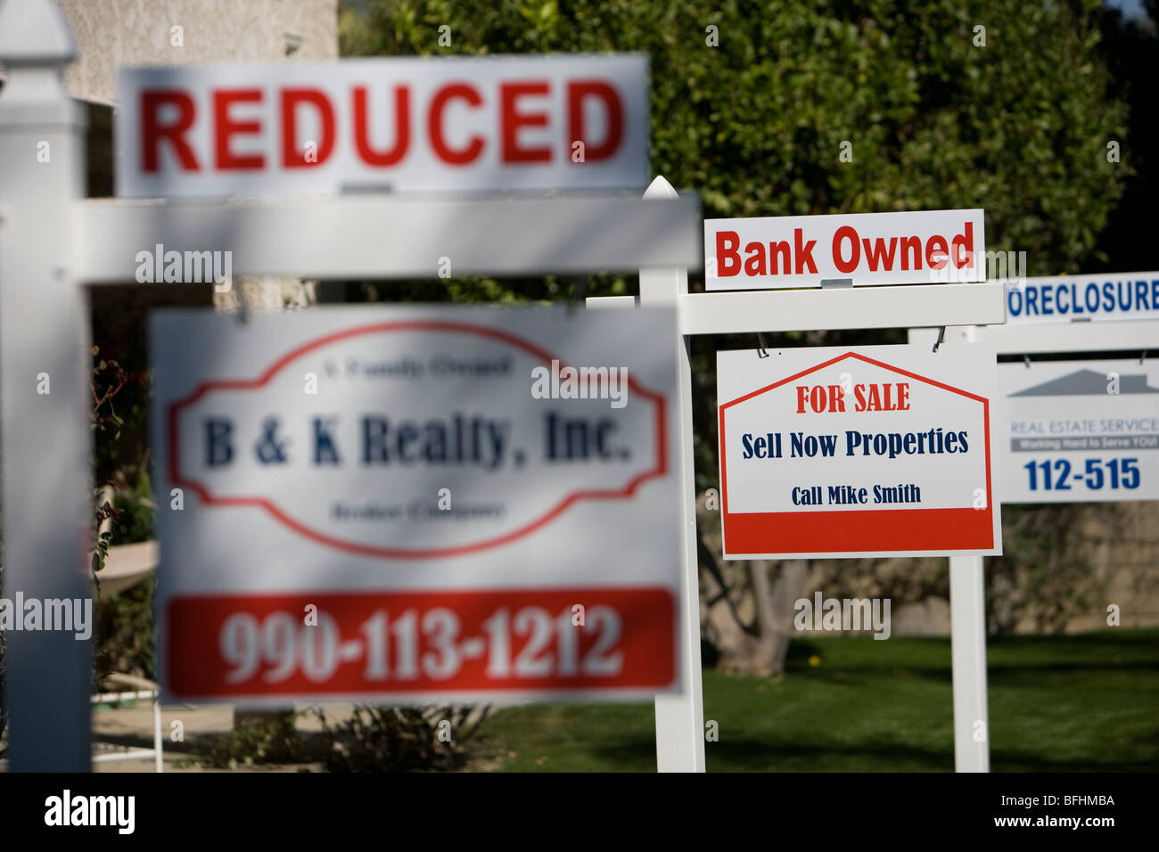 Foreclosed sign hi-res stock photography and images - Alamy
