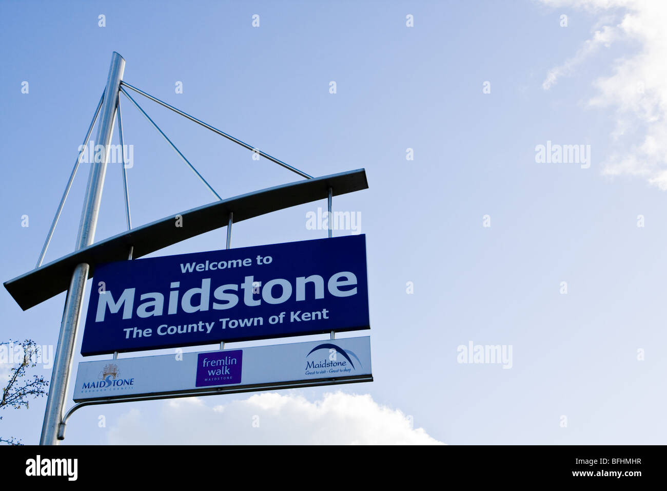 Maidstone Town Road Sign Stock Photo - Alamy