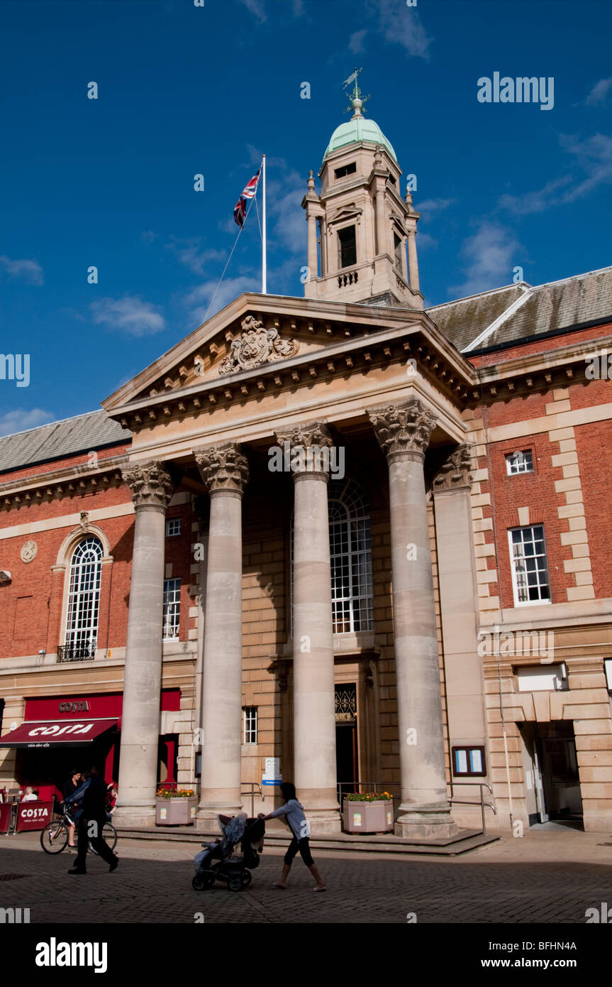 Town hall peterborough hi-res stock photography and images - Alamy
