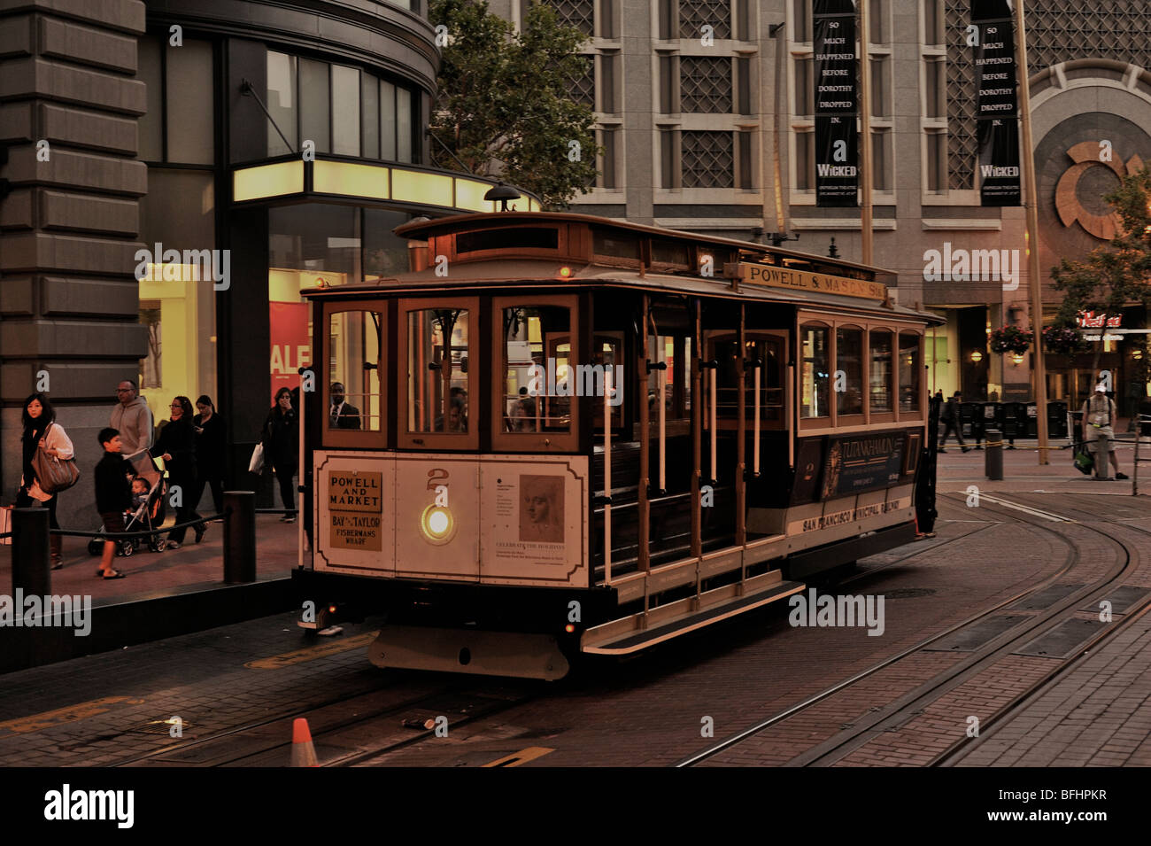 Cable car down cars hi-res stock photography and images - Alamy