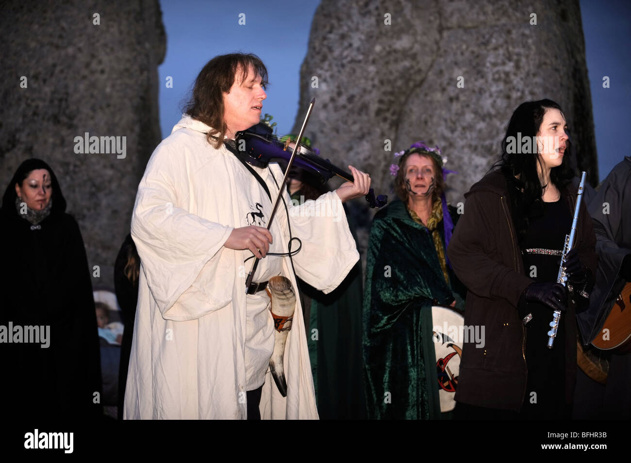 Druids from The Dolmen Grove celebrate the Spring Equinox at Stonehenge ...